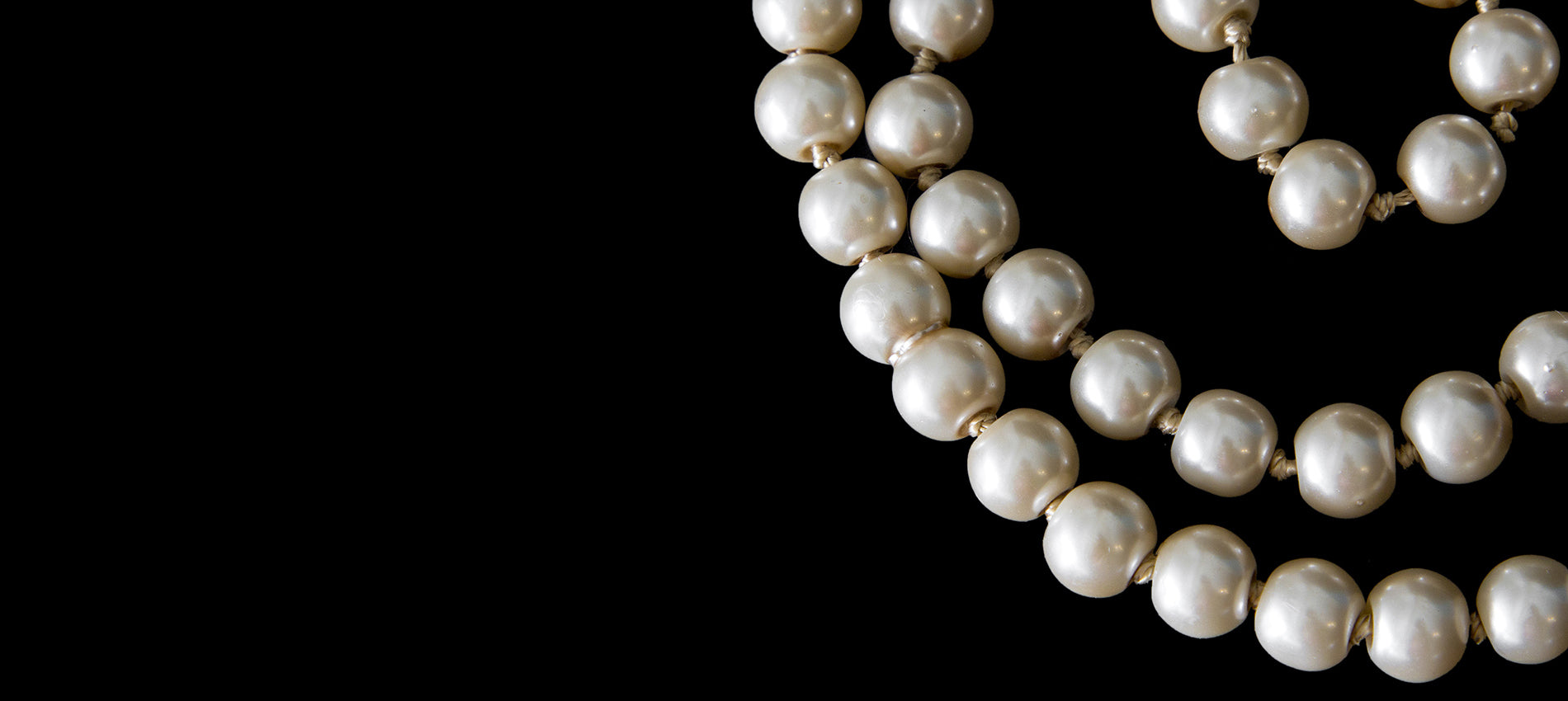Pearls, and all you need to know about caring for them - Omnēque